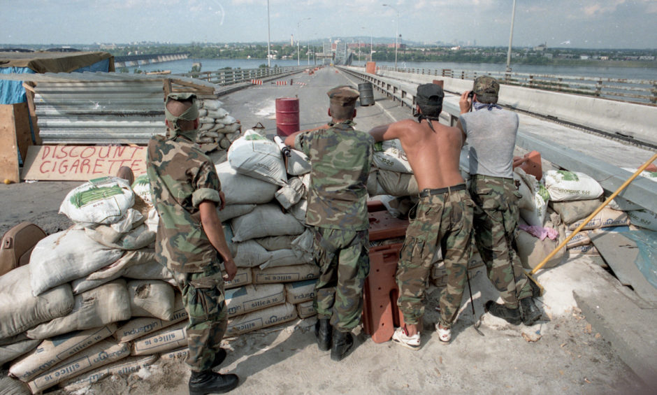 Veterans on both sides of the barricades | CBC News