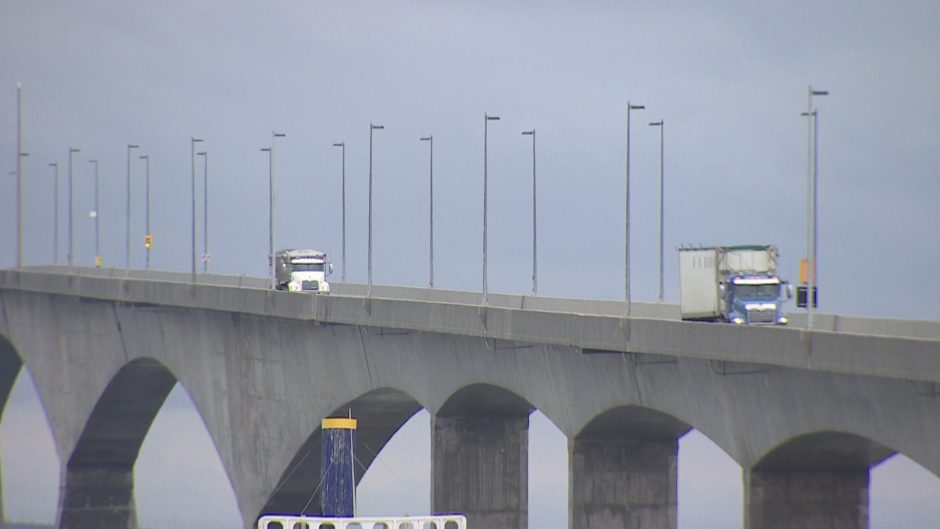 ‘Hail storm of rocks’ damages vehicles crossing Confederation Bridge ...