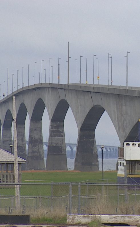 ‘Hail storm of rocks’ damages vehicles crossing Confederation Bridge ...